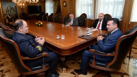 Премиерот Заев го прими во проштална посета шефот на мисијата на НАТО во Скопје капетан Бартол
