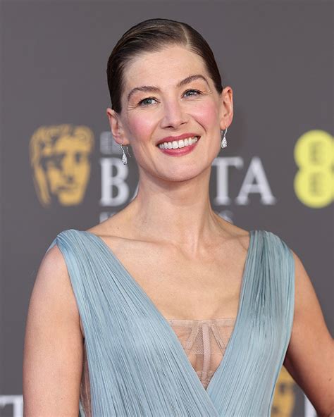 Unzip And Drop The Dress” Rosamund Pike Makes Bombshell Claim About