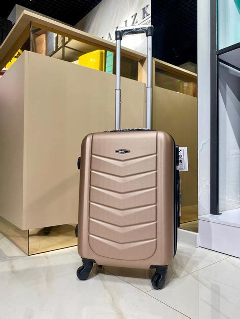 Ультралегка маленька пластикова валіза з полікарбонату для ручної поклажі на 4 х колесах 5201