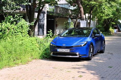 데일리카 컷 눈길 끄는 쐐기형 디자인”토요타 ‘5세대 프리우스