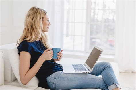 Is it worth it to start a blog in 2025? Is it still profitable to blog?