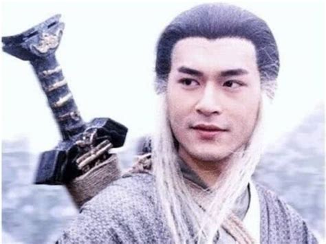 杨过并非丐帮人，并且黄蓉还很讨厌他，那他为何会打狗棒法？洪七公