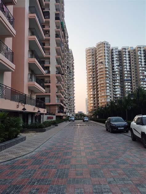 Arocon Rainbow Nh 24 Highway Ghaziabad Manav Properties Flats In Noida Flats In Thane Flats