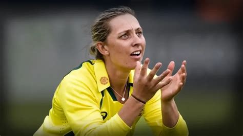 Top 10 Hottest And Most Sexy Women Cricketers In The World 2025