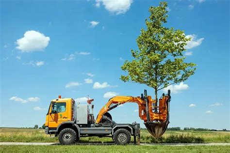 Howo Sapling Transplant Truck Tree Planter Tree Transplant Truck And