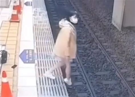 閲覧注意日本の女子高生の自殺動画がヤバイと海外で話題に動画あり ポッカキットポッカキット