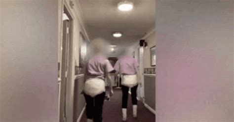 [영상]성인기저귀 차고 뒤뚱뒤뚱 요양병원 환자 조롱 도 넘은 직원들