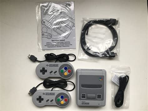 Nintendo SNES Classic Mini: A first look inside the box