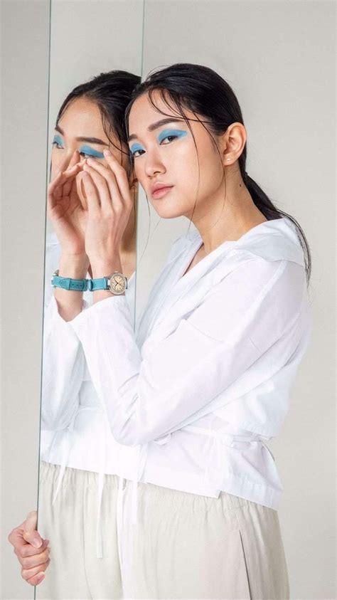 Julia GO QUEST Artists Models