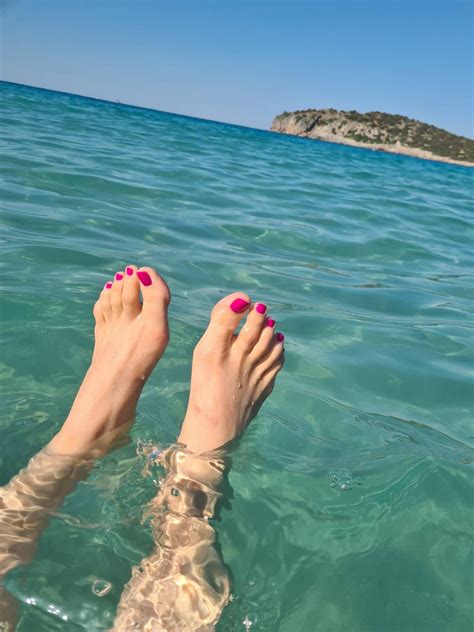 4 Best U Aayla Valentina Images On Pholder Public Feet Pics