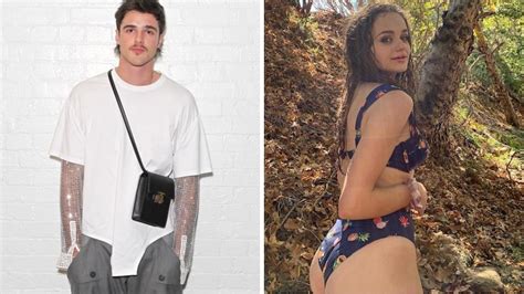 Joey King Calls Out Ex Jacob Elordis Kissing Booth Comments The