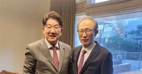 권성동 오늘 이명박 전 대통령 만난다…탄핵정국 조언 구할 듯