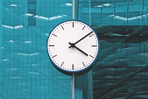 Minimal Clock Free Photos On
