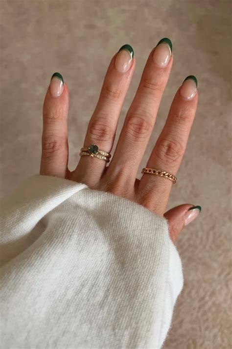 17 Short French Winter Nail Ideas For 2023 2024 Artofit