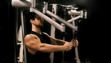 Cable Flys Vs Pec Deck Which Is The Best Inner Chest Activator Boxrox