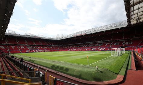 One Of Manchester Uniteds Top Centre Back Targets Gives Hope To Old