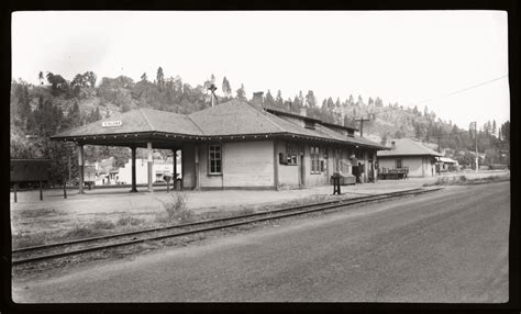 Southern Pacific Railroad Passenger Station At Colfax Free Borrow