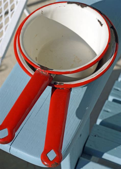 Red Handled Enamelware Pots 800 Via Etsy Enamelware Vintage