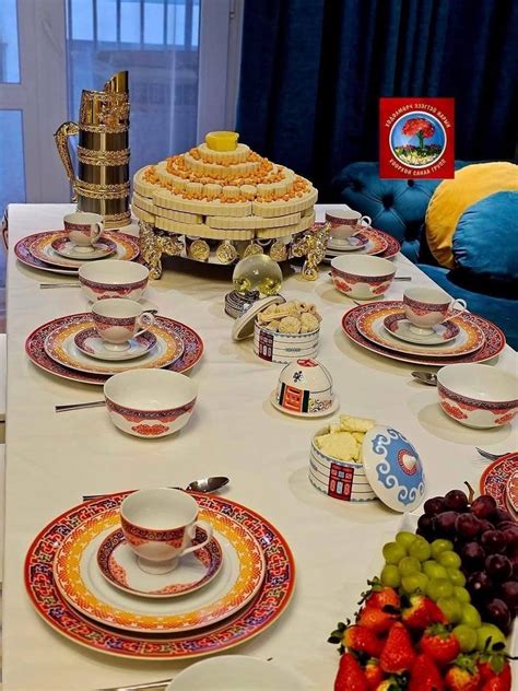 Сүлжээ Монгол ёс жаяг гээгдэж бүдгэрээд л байх шиг Таван нүдэн компаны хийсэн дээлний шилбэ