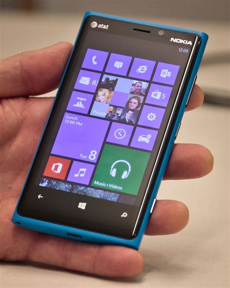 Mobile Phones Ordered In 2010 Arrive 16 Years Later In Libya Trt World