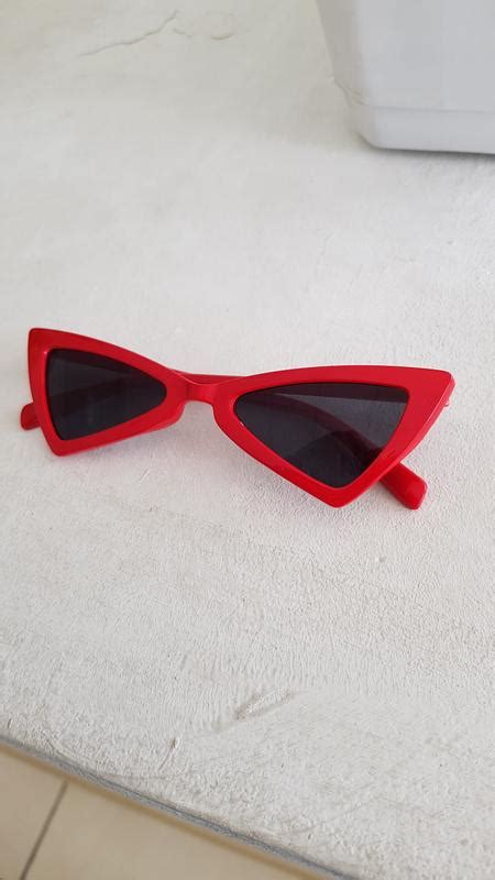 Червоні трикутні сонцезахисні окуляри — ціна 100 грн у каталозі Сонцезахисні окуляри Купити