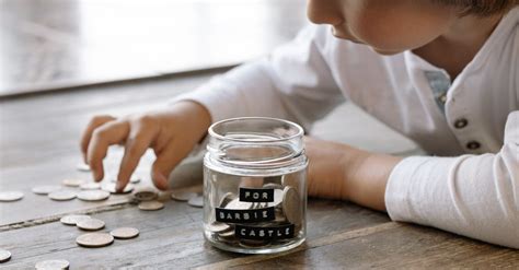 가르치는 가족 감정적인 경제 계산 계획하는 골 교육 귀여운 금융 금융 교육 기쁨 꿈 놀이 돈 돈궤 돌보다 동기 부여 동전 목표 설정 미래