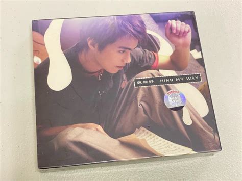 絕版 張敬軒《 Hins My Way 》中國精裝版 Cd Vcd，京文2004年發行，市面難尋，附48頁寫真集，100 全新未拆，可面交或順豐到付 興趣及遊戲 音樂、樂器 And 配件