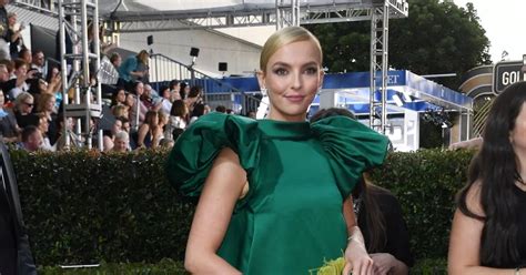Killing Eves Jodie Comer Turns Heads At The Golden Globes In Emerald