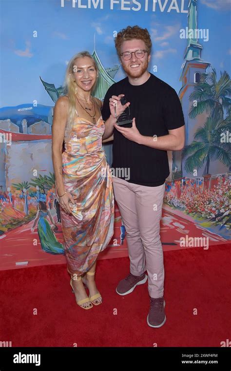 Sarah Whitaker Und Sam Freedman Bei Der Preisverleihung Vom 20 Hollyshorts Film Festival 2024
