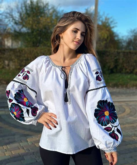 Ексклюзивна вишиванка Мальви льон гуртом та вроздріб Етно Сіті