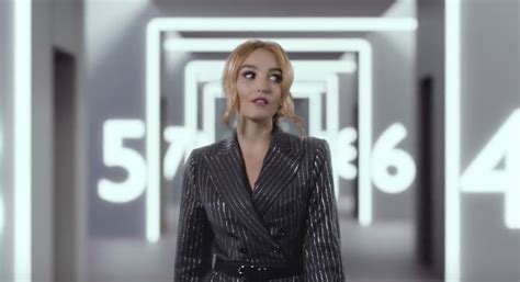 Who Is The Actress In The Amc Commercial 60 Photos Moonagedaydreamfilm