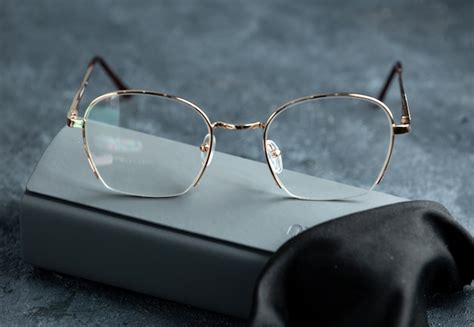 Free Photo A Front View Modern Optical Sunglasses On The Grey