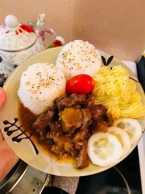 Цахим Нимбэгтэй Гуляш Орц Үрхийн мах 1 кг Наран цэцгийн тос 1 халбага Сармис 2 хумс