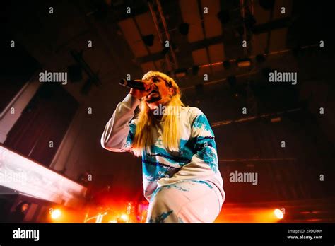 Experience The Explosive Energy Of Oliver Trees Live Performance In
