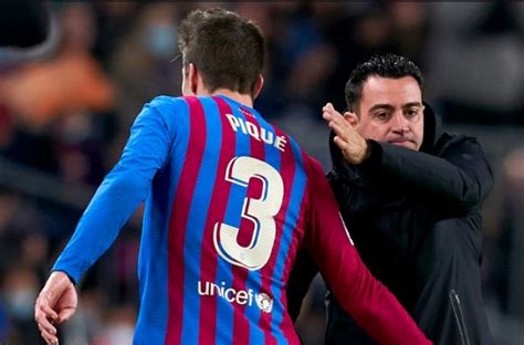 Ăn chơi trác táng Xavi loại Pique khỏi kế hoạch