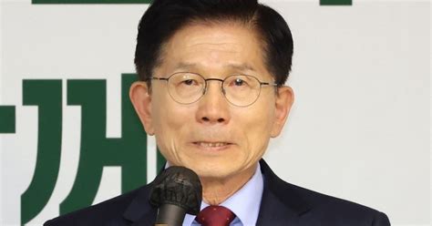 또 울컥 김문수 어머니 유언은 졸업하고 데모하라였다