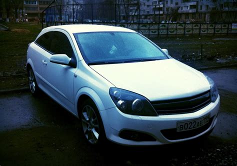 Решетка радиатора — Opel Astra H GTC, 1,8 л, 2008 года | стайлинг | DRIVE2