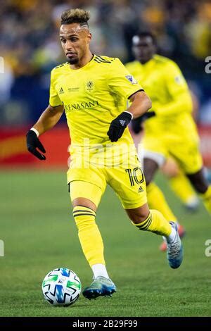 Nashville Sc Hany Mukhtar 10 Dribbles The Ball Towards The Goal