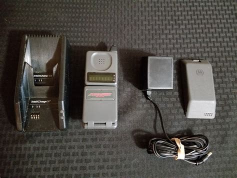 Vintage Motorola Mobile Flip Phone Charger Extra Battery SLN B Cell Phones Smartphones