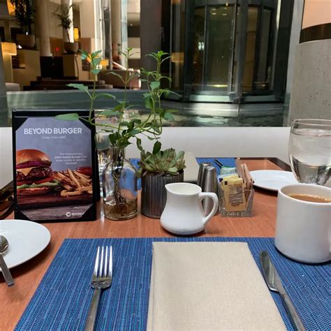 Lakeview Bistro At The Westin Bonaventure Hotel Restaurant Los