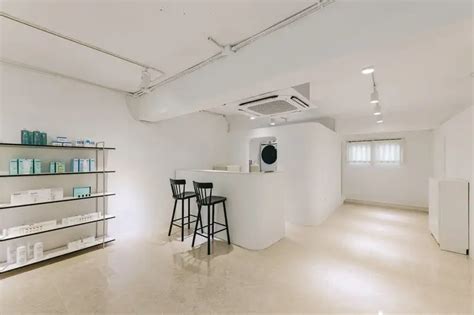 화이트톤 깔끔하고 심플한 20평 피부관리샵 인테리어 부산 부산진구 전포동