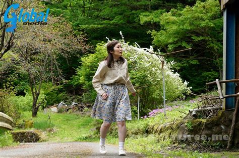 Rapd 005 野外レ プ 人里離れた山奥でサイコパス強 魔に襲われ、泣き叫ぶ声も虚しくボロクソに犯 れた人妻たち 小早川怜子・悠木あや