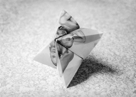 החיבוק המשפחתי של יובל אצילי מגזין פורטפוליו