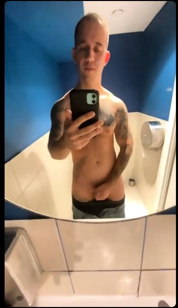 Mr Douglas Baroni Masturbarse Delante De Una Niña De 12 Años Es Vergonzoso Nina Nieves