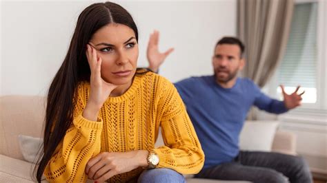 ঝগড়ার সময় শান্ত থাকতে পারেন না জেনে নিন ৫ উপায়