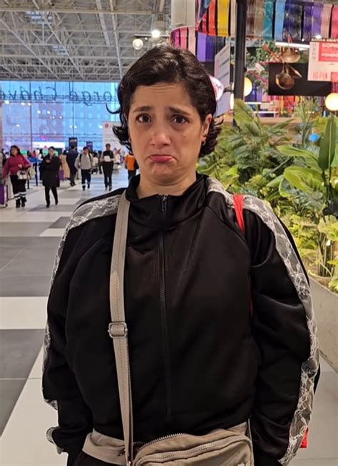 Melania Urbina Rompe En Llanto Al Decirle ‘adiós A Su Hija Que Vivirá