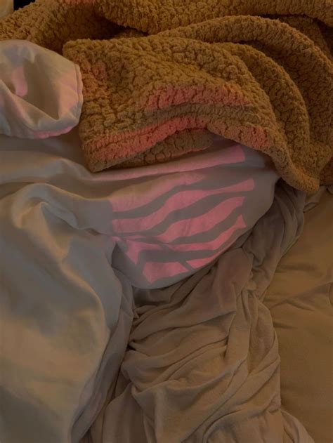 Cozy Cozybedroom Cozyhome Aesthetic Aesthetictumblr Bedroom Bed