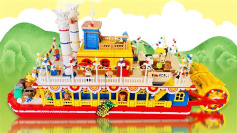 LEGO House Plays Host To Maid Of Fabuland Steamboat Build
