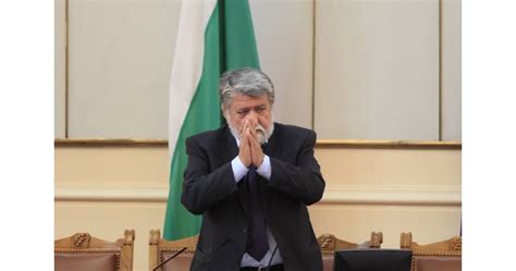 Вежди Рашидов Покрусен съм от внезапната загуба на доц Ружа Маринска