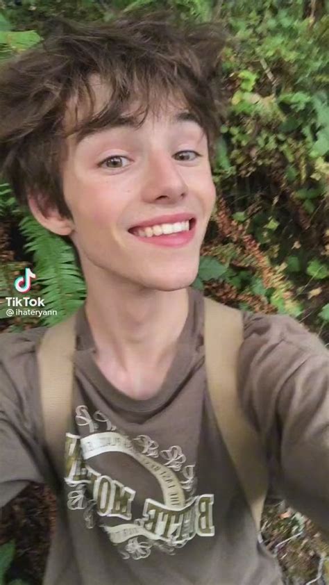 Brunette Babe Ideas Pretty People Brunette Cute Guys